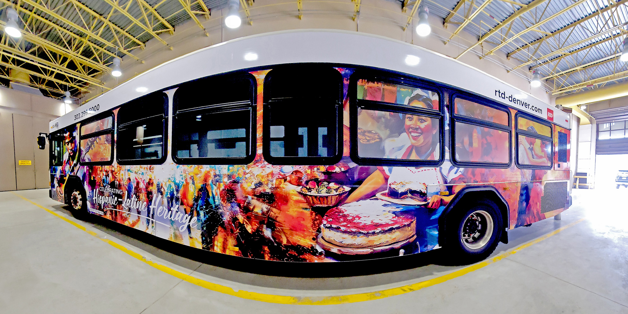 RTD 的新巴士包装庆祝拉美裔传统月 | RTD-Denver