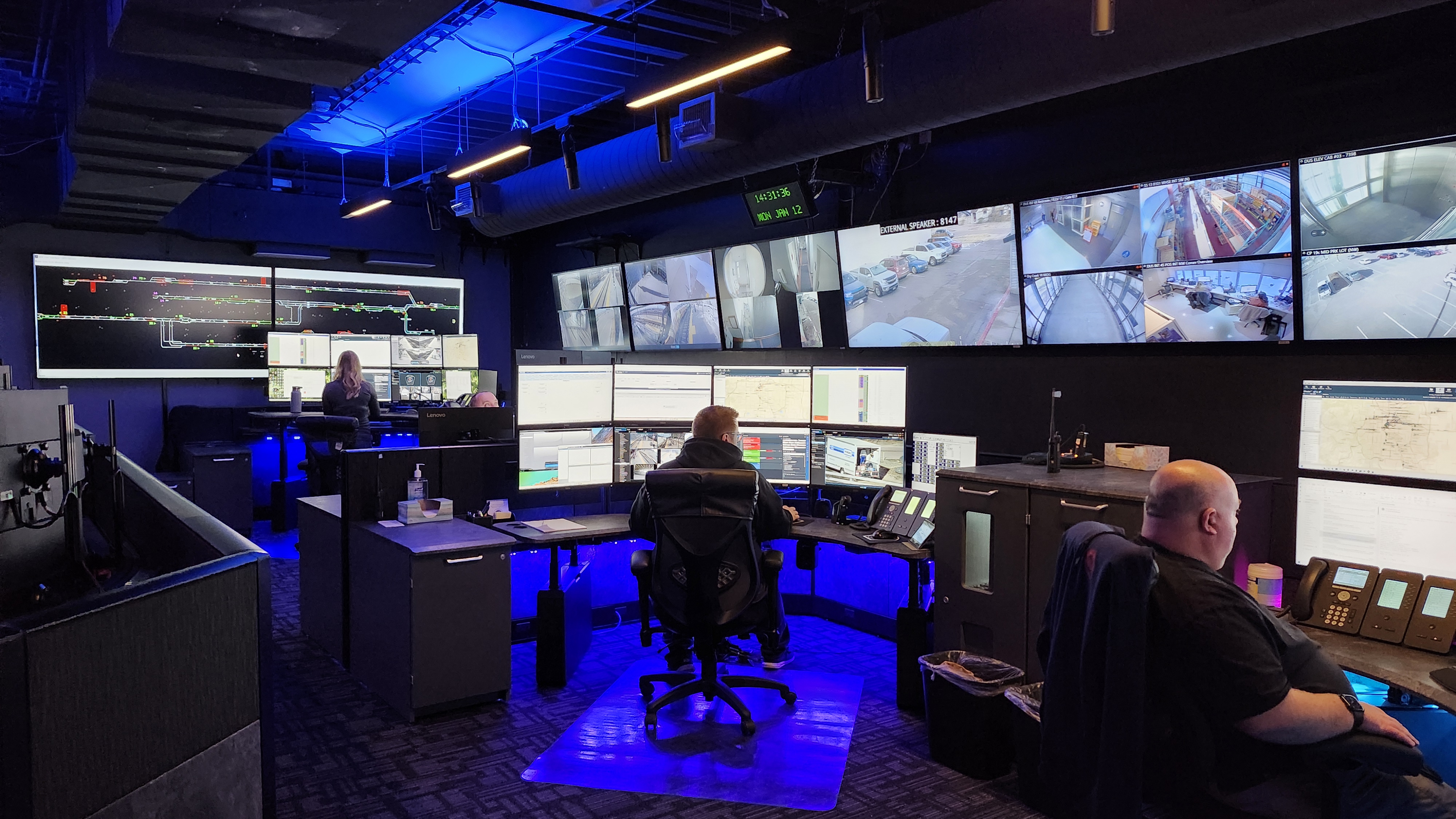 새해를 맞이하여 경찰 출동 요원을 위한 지휘 센터가 개편됩니다. | RTD-Denver